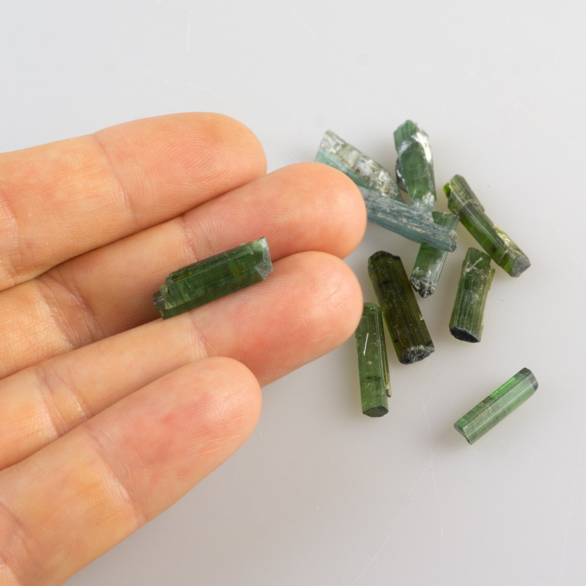 Grezzo di Tormalina verde XS, Cristallo grezzo | 1,5 cm - Didoni
